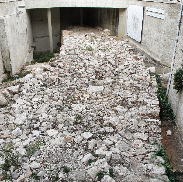 Nehemiah’s Wall Uncovered! | Bible Reading Archeology